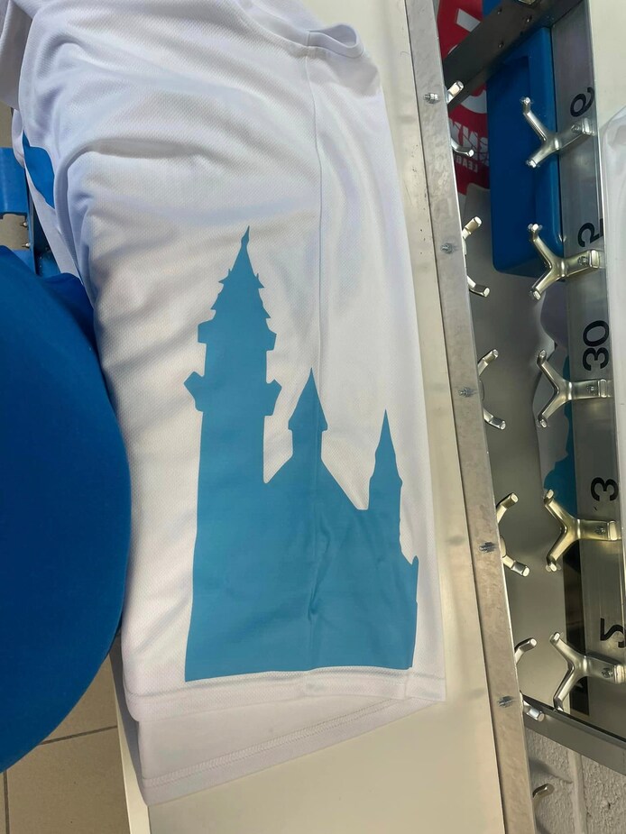 ‘Den Tettentoeren’ en ‘De Zwette Maan’ op de truitjes van Okapi Aalst | Aalst | hln.be