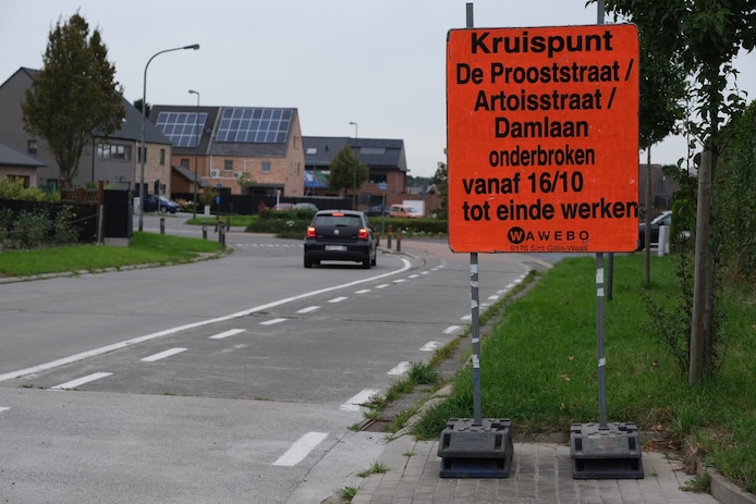 Kruispunt zeker twee maanden dicht door vernieuwing wegdek | Steenokkerzeel | hln.be