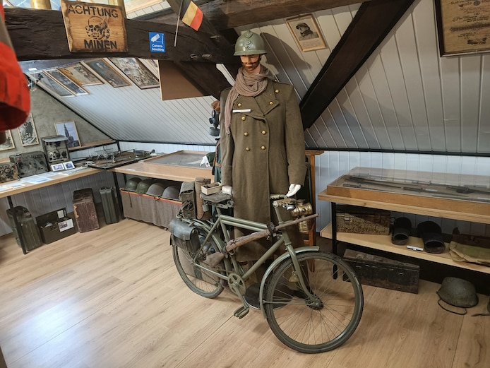 Bert opent met eigen collectie oorlogsmuseum in Wiekevorst: “Smaak te ...