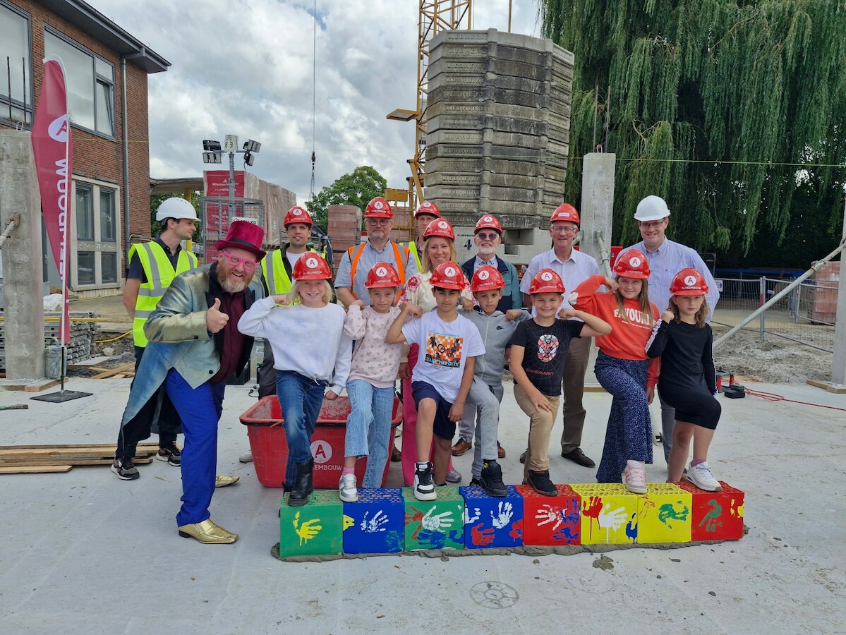 Leerlingen BuBaO De Hagewinde leggen eerste steen van nieuwbouw: “Met ...
