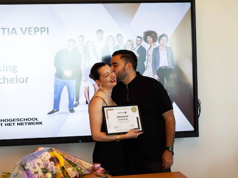 Leerkracht, auteur en content creator Lorentia Veppi (33) uitgeroepen ...