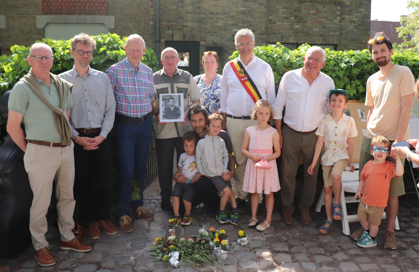 Familie en stadsbestuur herdenken verzetsman Aloïs Seghers met eerste ...