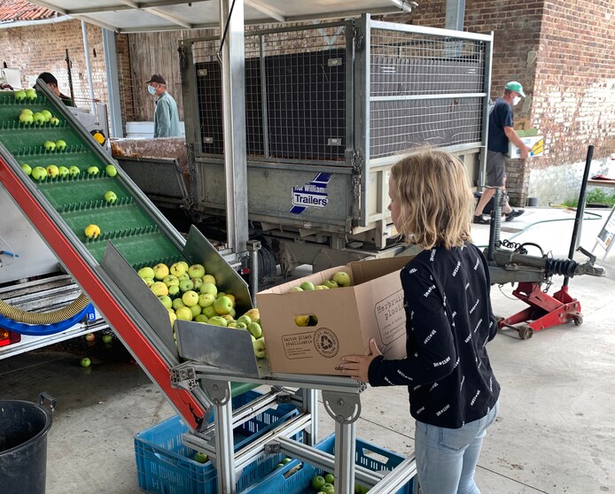 Zin om je eigen fruitsap te persen? Kom dan naar de sapmobiel | Tielt ...