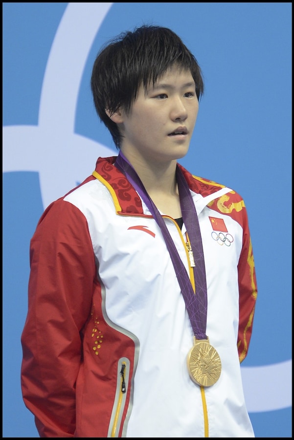 Ye Shiwen countert kritiek: "Sneller dan Lochte? Hij zwom op zijn ...
