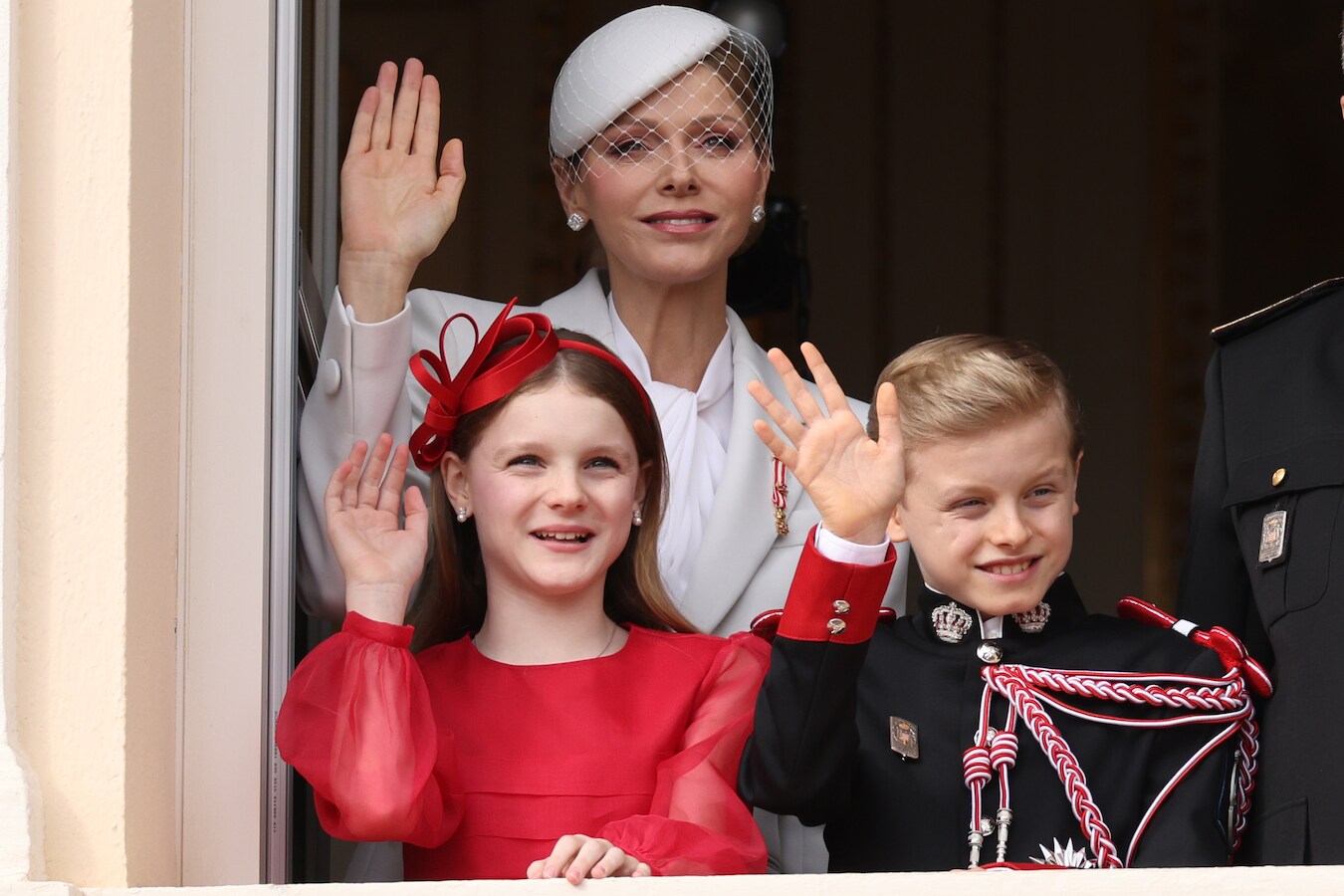 Jarenlang een spookprinses, nu straalt ze weer: hoe Charlene van Monaco ...