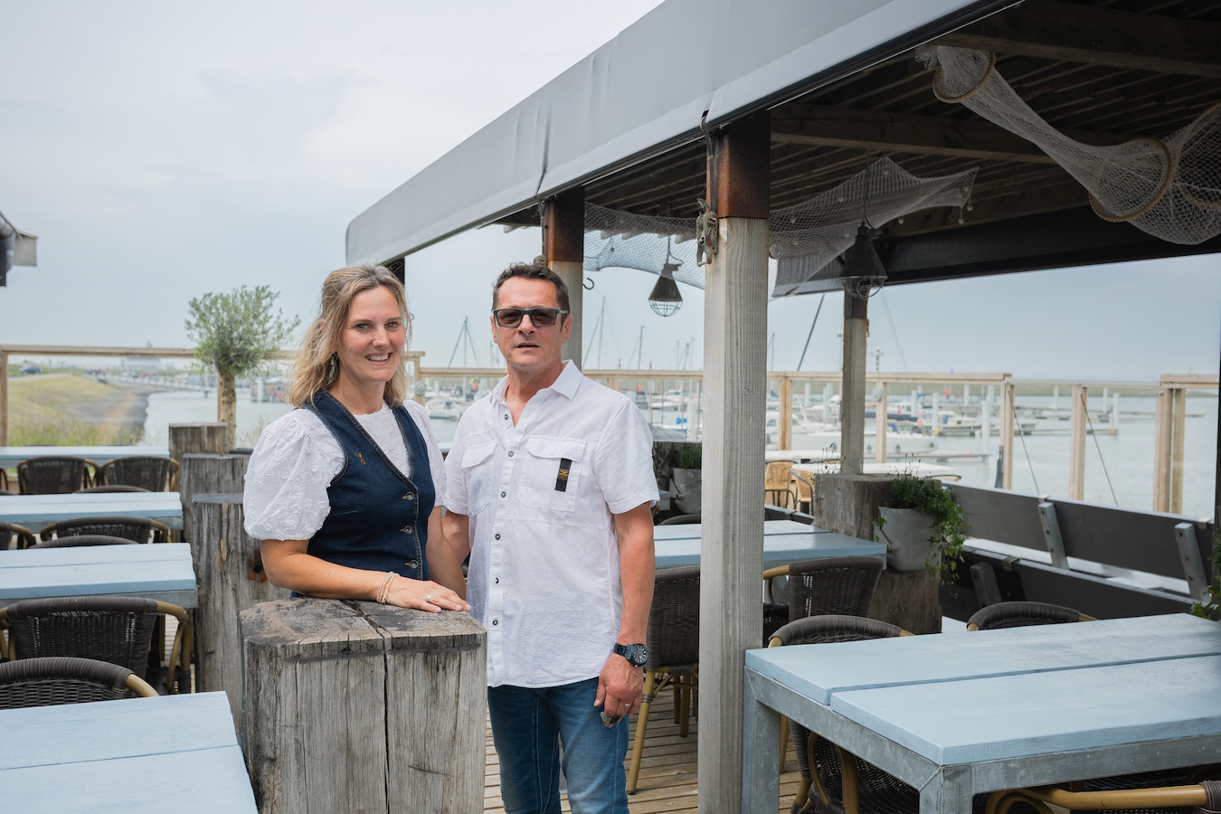 Rolinda en Jimmy blazen dijkpaviljoen Foodjutters nieuw leven in ...