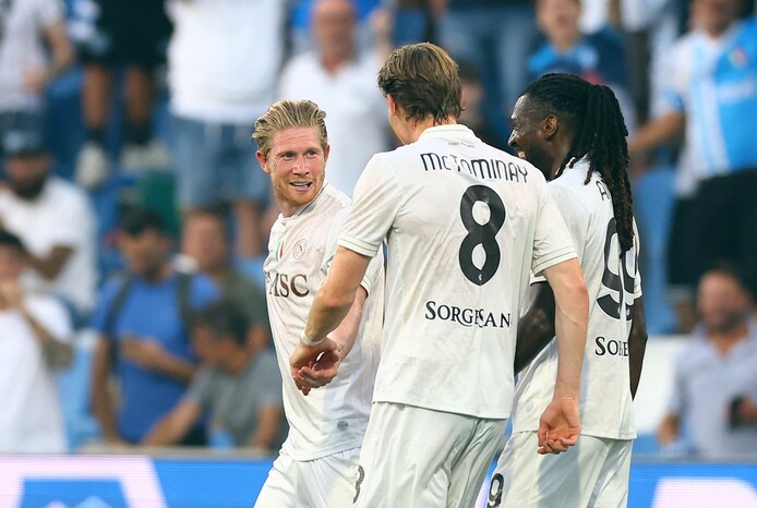 Meteen in de harten: Kevin De Bruyne scoort en wint met Napoli bij competitiedebuut | De Bruyne ...