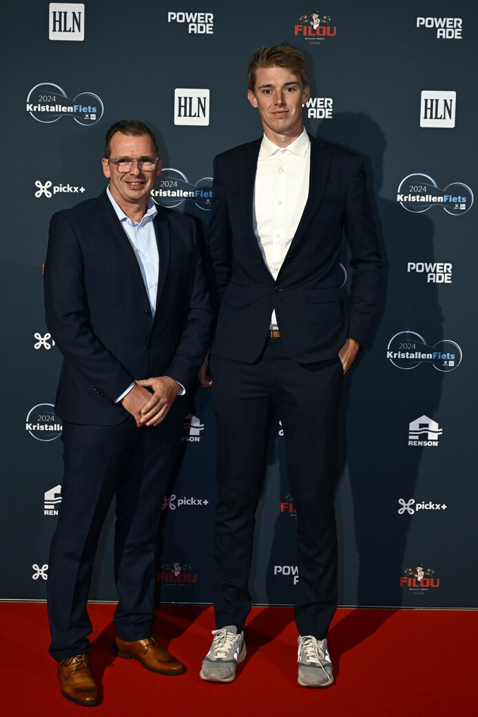 Glamour op stijlrijke rode loper van de Kristallen Fiets | De ...