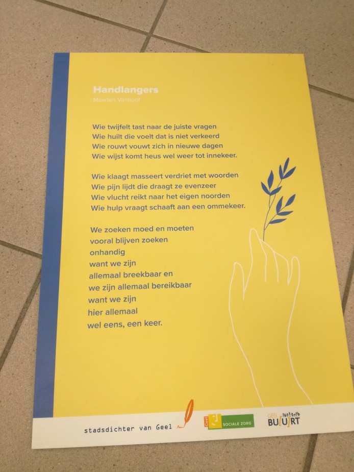 Stadsdichter brengt poëzie naar troostplekken | Geel | hln.be
