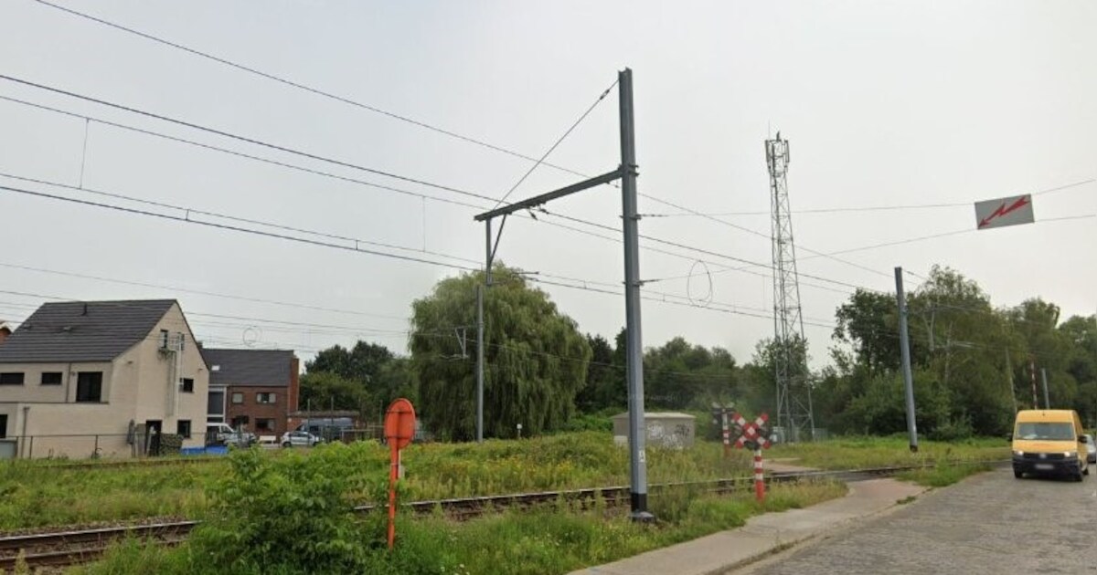 Winterweer teistert werken spooroverweg Gompelbaan: heropening opnieuw ...