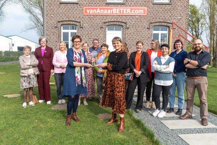 VanAnaarBeter krijgt trofee als vrouwvriendelijke werkgever ...