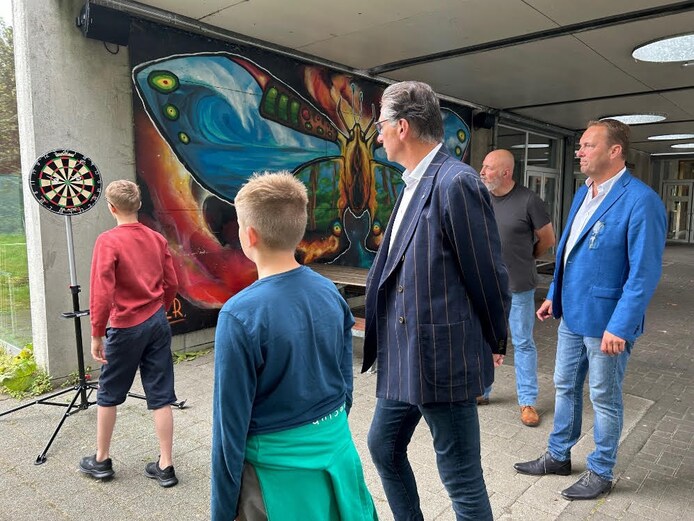 Gsm inleveren op school? Dan darten, tafelvoetballen en spikeballen ...