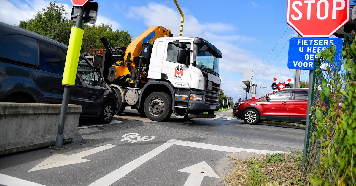 “6 op de 10 werknemers sneller met fiets en shuttlebus”: Stad Lokeren ...