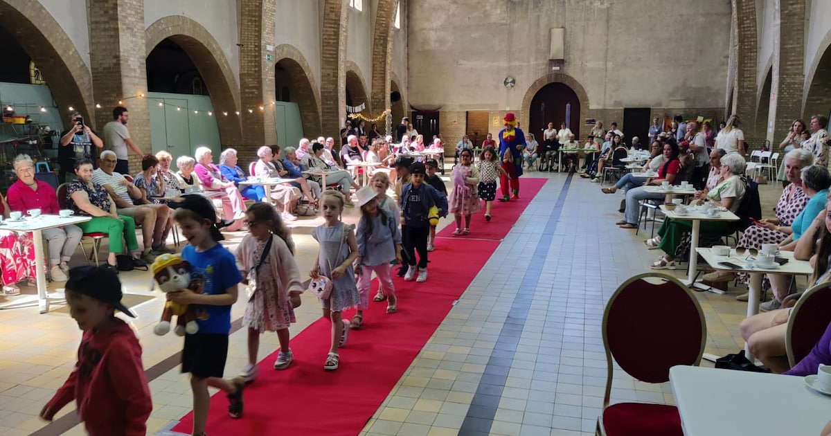 Ferm Mamadepot viert driejarig bestaan met modeshow door kleuters ...