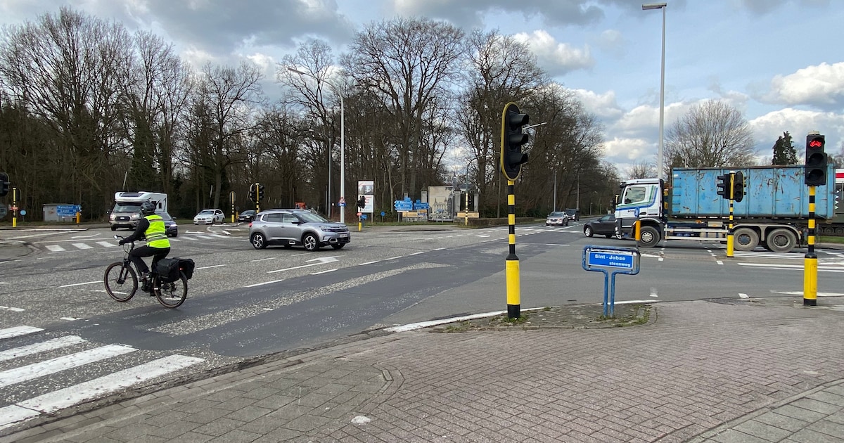 Tijdelijk enkelrichting op deel Brechtsebaan door werken aan druk kruispunt in Maria-ter-Heide ...