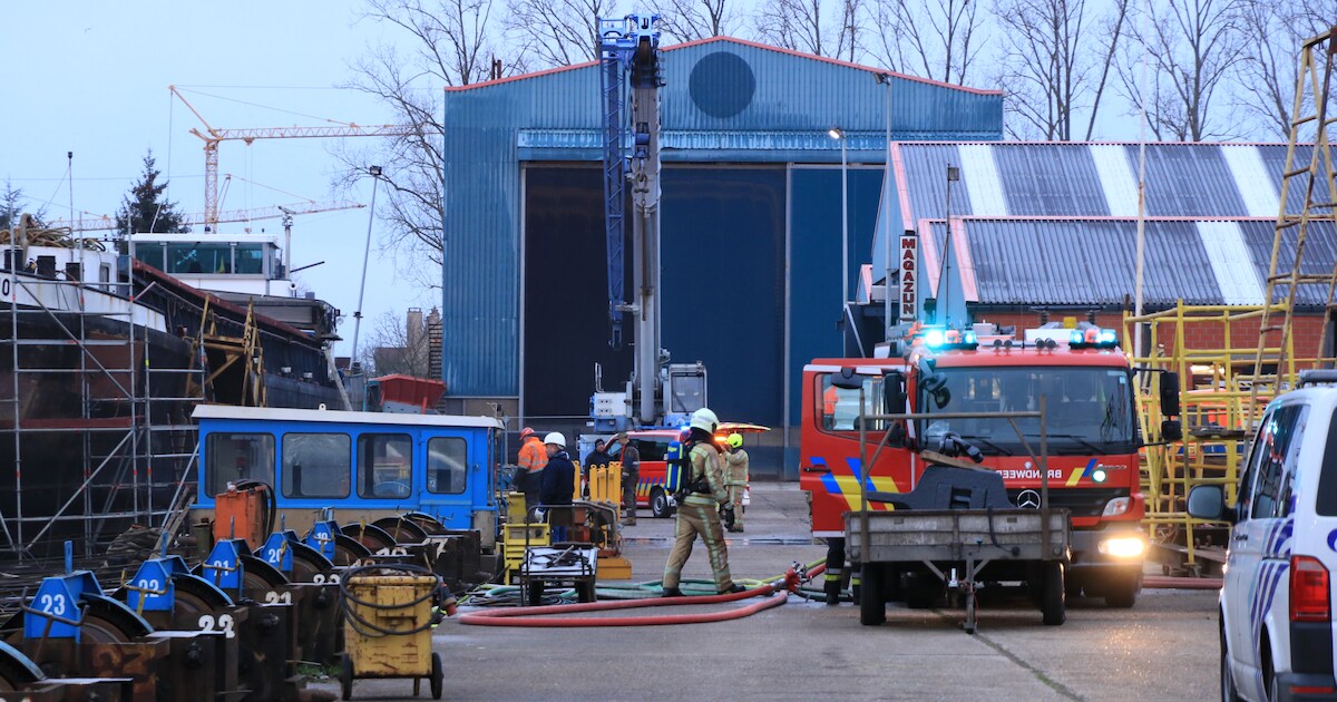Brandje op woonboot bij Scheldewerf Rupelmonde snel onder controle ...