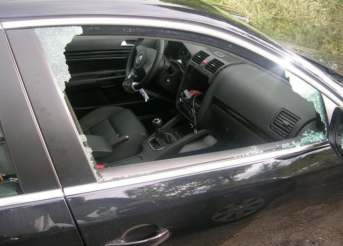 Politie zoekt getuigen van auto-inbraken | Deerlijk | hln.be