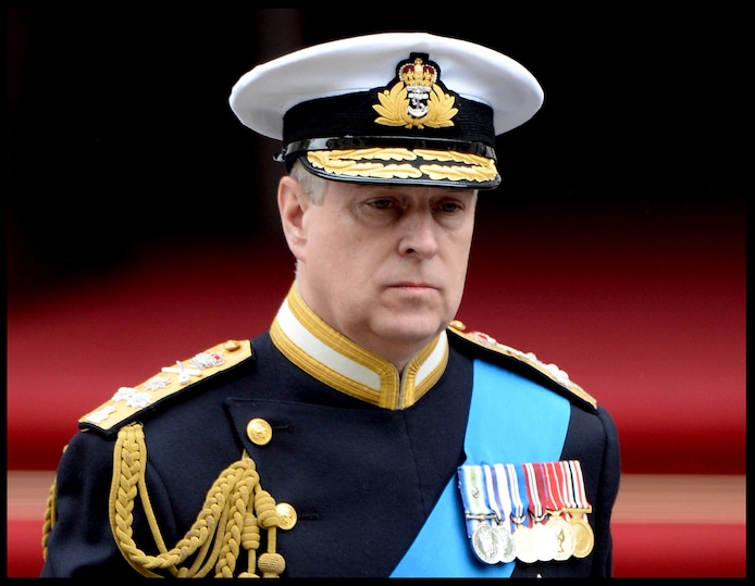 Waarom Fergie ondanks alle schandalen prins Andrew blijft steunen: “Ik ...