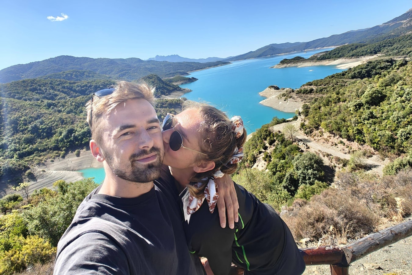 Britt vond na ‘Blind getrouwd’ de ware op Tinder: “Ik weet pas wat echte liefde is sinds ik ...