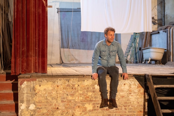 Oude Cinema Rex dient als decor voor exclusieve cabaretvoorstelling ...