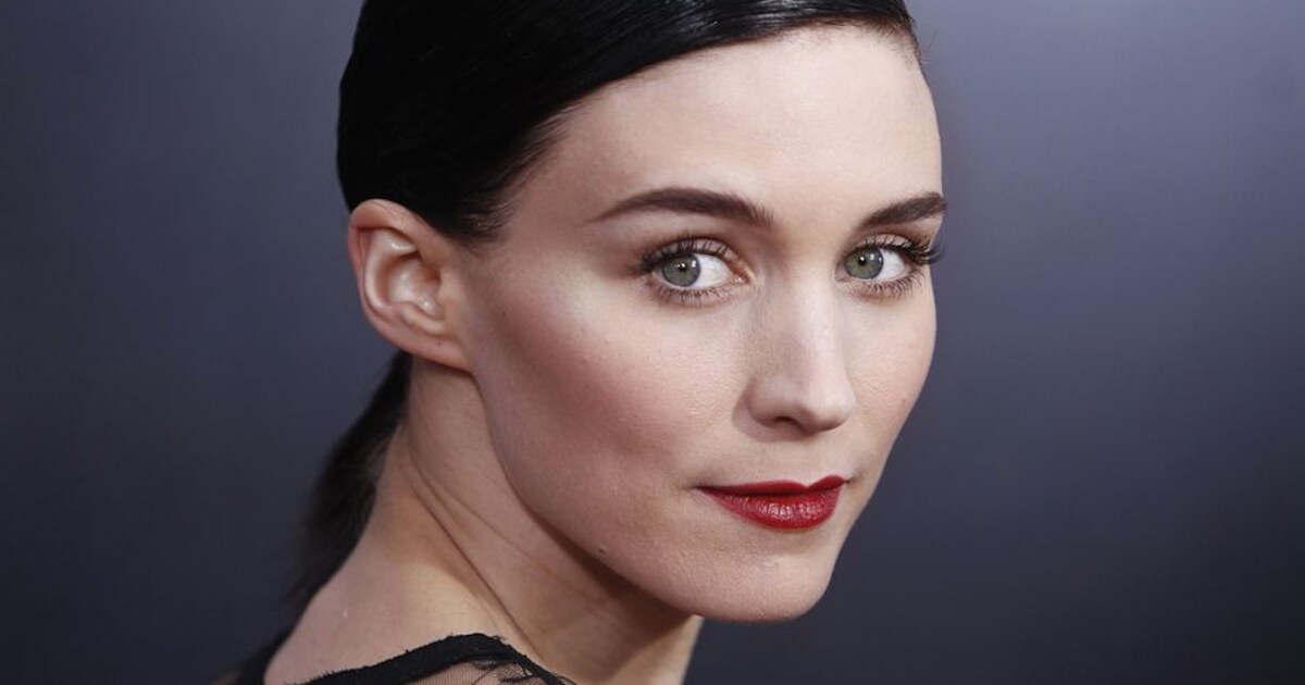 Gothic: sta jij met donkere lippen en bleke huid? | Mode & Beauty | HLN.be
