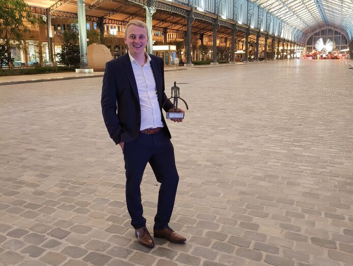 Deinzenaar Jan Tijtgat (34) is Jonge Vlaamse Aannemer van het jaar ...