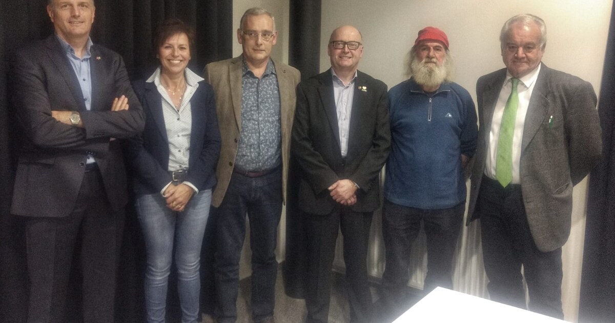 Volledig nieuw schepencollege stelt zichzelf voor | Hamont-Achel | HLN.be