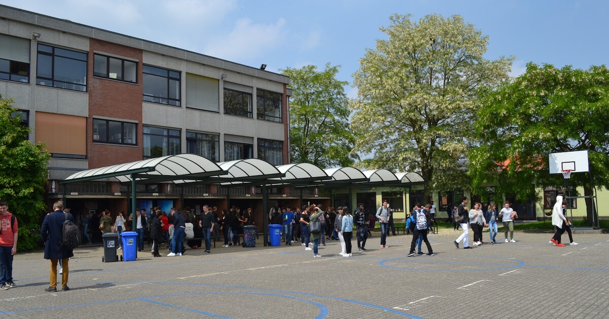 Atheneum Willebroek plaatst eigen ‘Internet of Things’-antenne ...