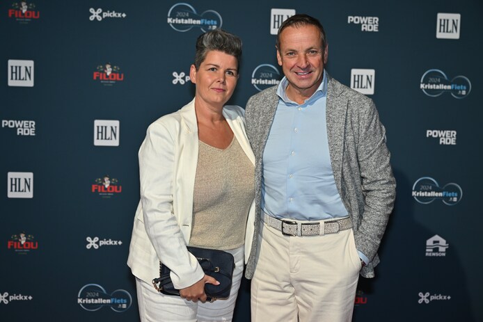 Glamour op stijlrijke rode loper van de Kristallen Fiets | De ...