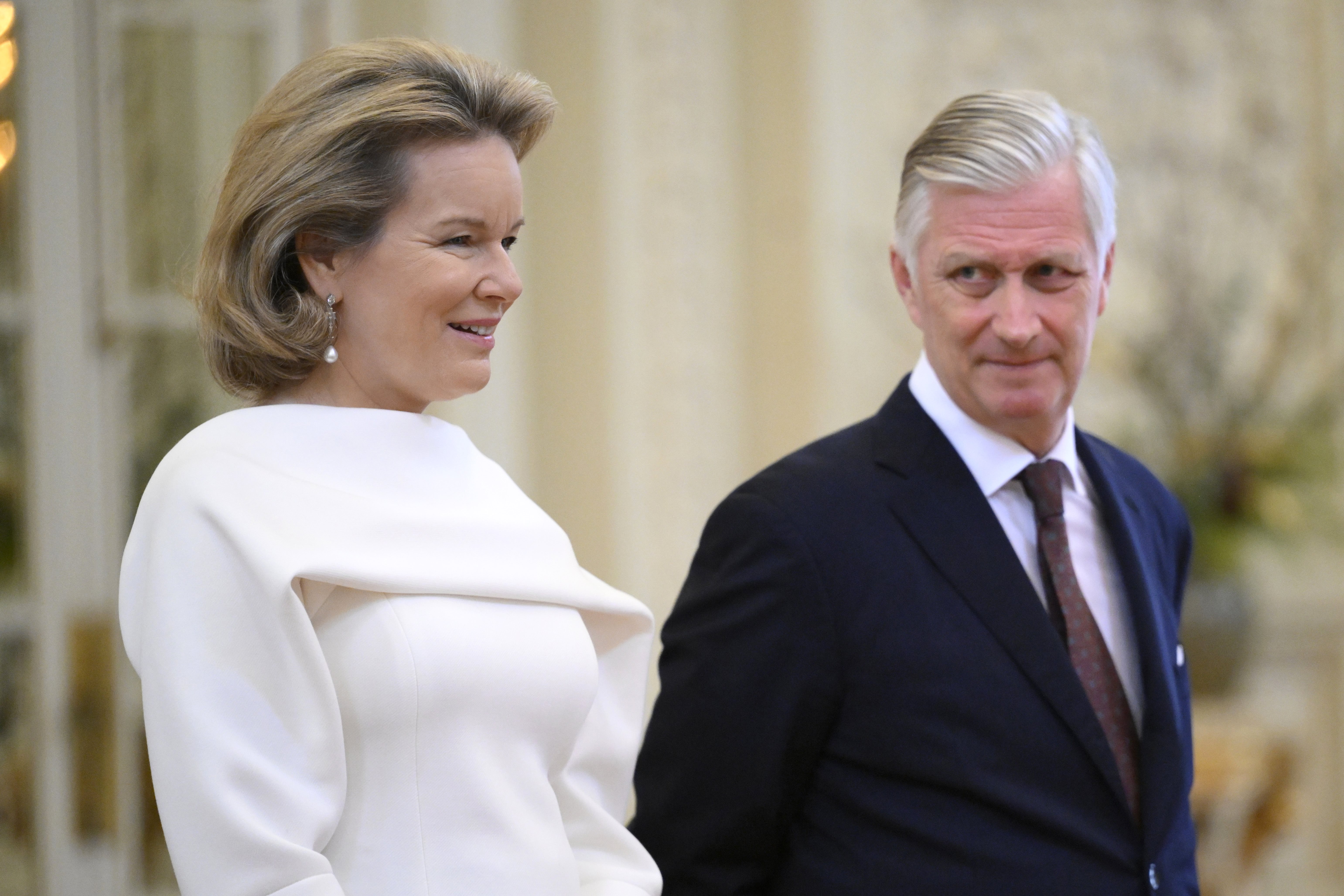 Koning Filip en koningin Mathilde bezoeken Wetenschapspark in Niel ...