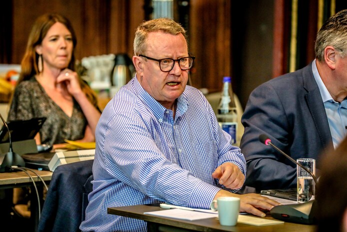 “Gemeenteraad wordt weer buitenspel gezet”: Vlaams Belang hekelt ...