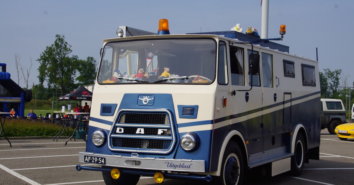Oldtimers verzamelen komende zondag aan DAF-fabriek te Oevel | Westerlo ...