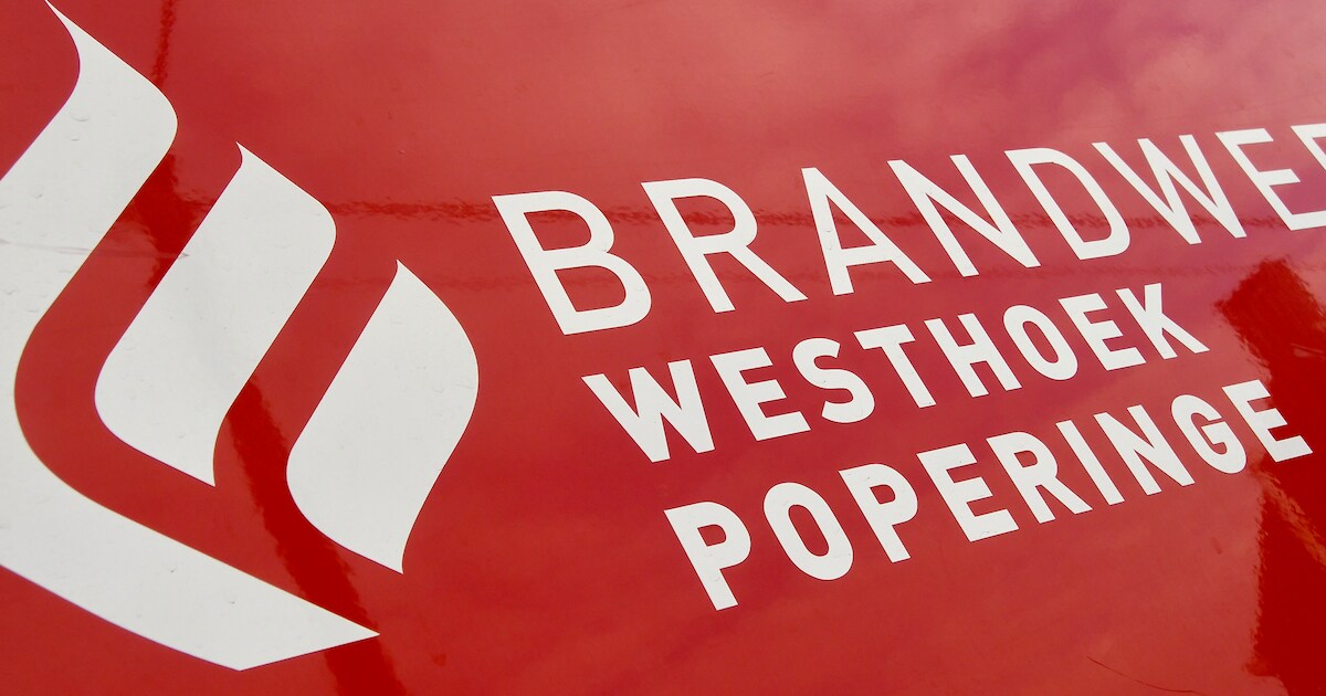 Twee gewonden bij botsing op kruispunt | Poperinge | HLN.be