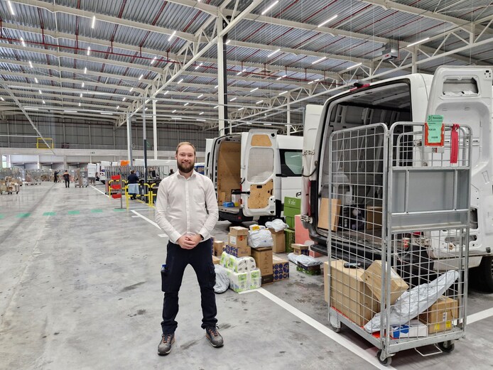 Nieuw PostNL-depot in Hooglede draait al op volle toeren: 140 ...