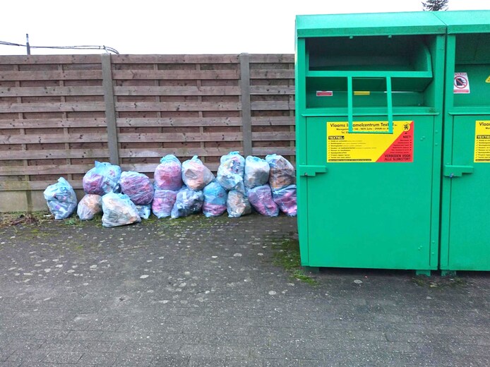 Ninoofse Zwerfvuiljagers vinden 20-tal zakken sluikstort aan ...