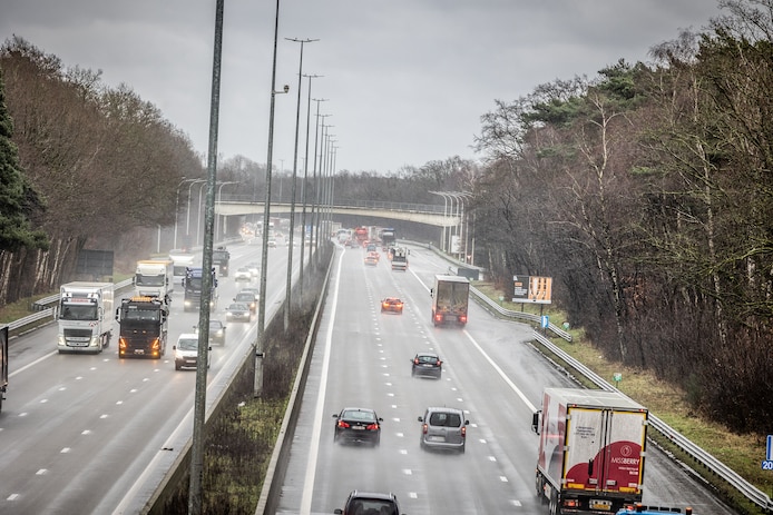 79-jarige man uit Beringen komt om bij ongeval op E314, ook trucker naar ziekenhuis gebracht ...