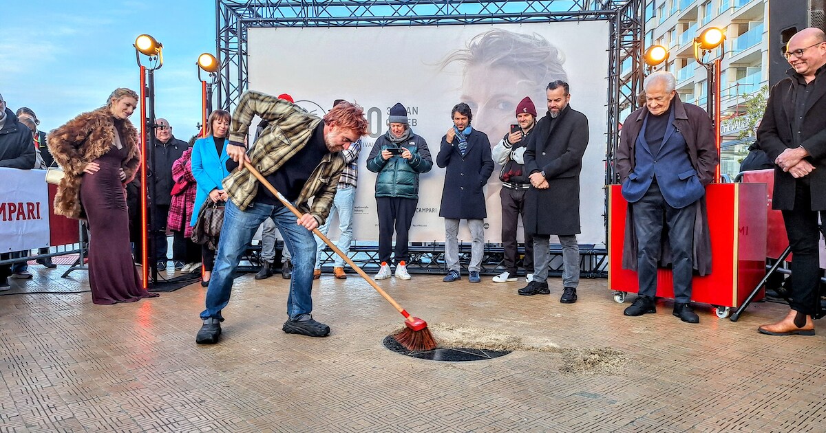 Schrijver van ‘De Acht Bergen’ Paolo Cognetti ontvangt ster op Walk of ...