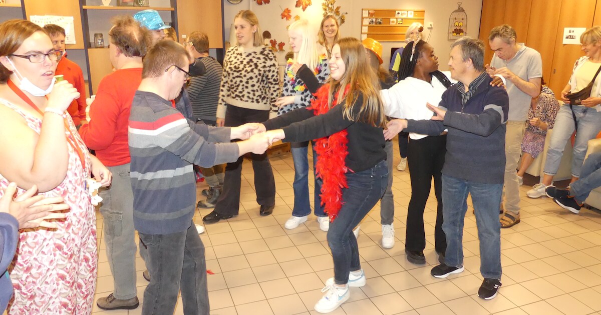 Bewoners Ter Linde krijgen feestje van de stad | Deinze | HLN.be