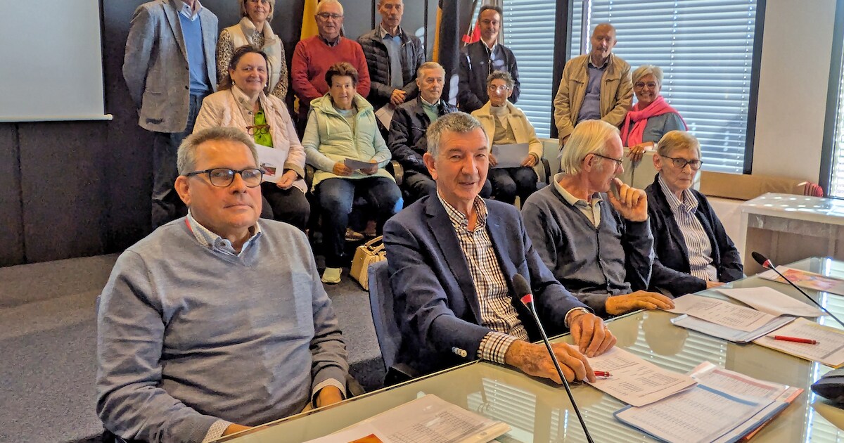 Winnaars bebloemingsactie vallen in de prijzen | Waregem | HLN.be