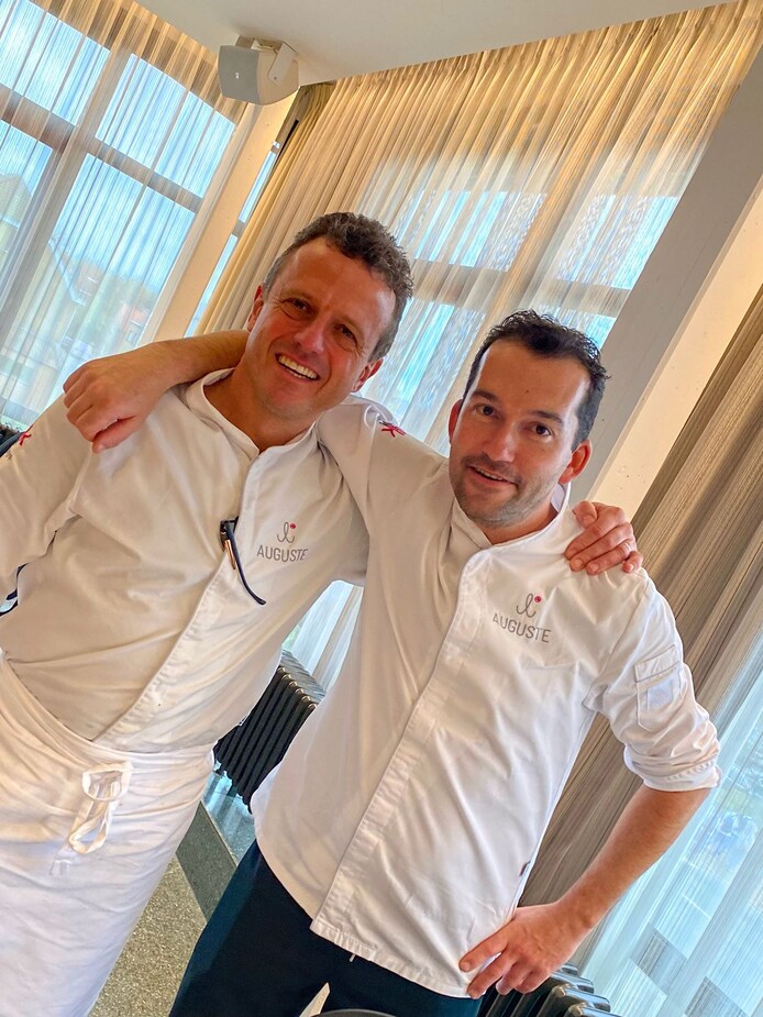 Leerkrachten Dries en Bart van hotelschool Ter Duinen trekken naar ...