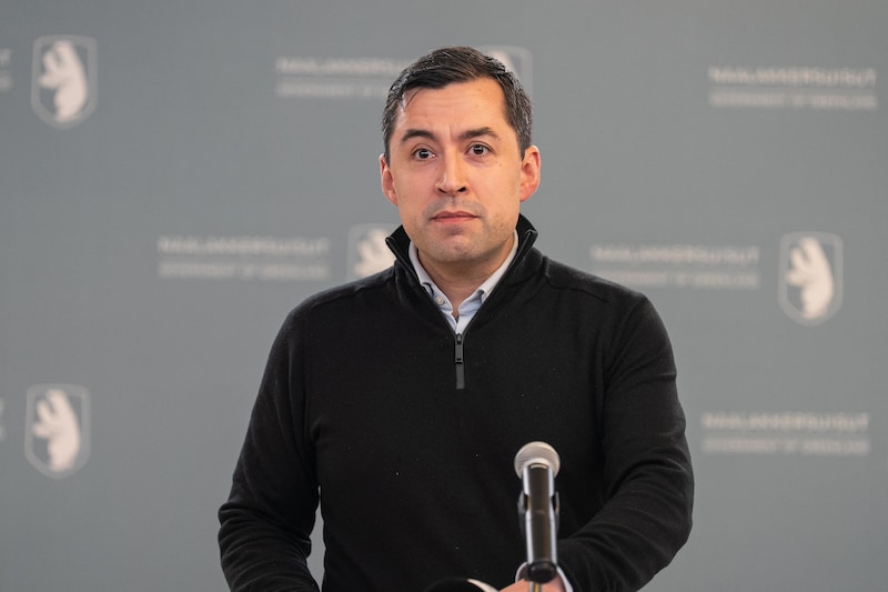 Nederland stuurt één militair voor verkenning naar Groenland ...