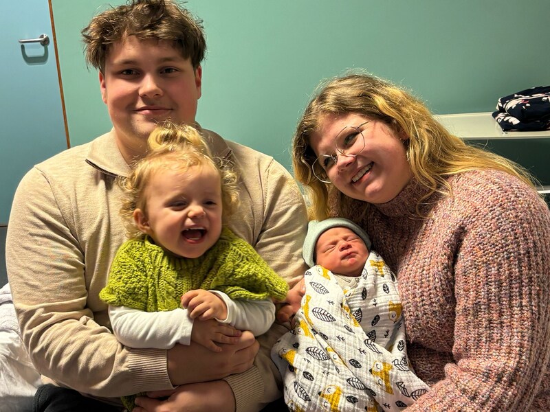 Luca is de eerste West-Vlaamse baby van 2024, geboren om twee minuten ...