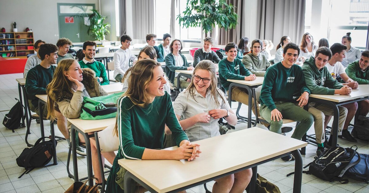 Zesdejaars Sint-Lievenscollege voor één dag 'groentjes' | Gent | hln.be
