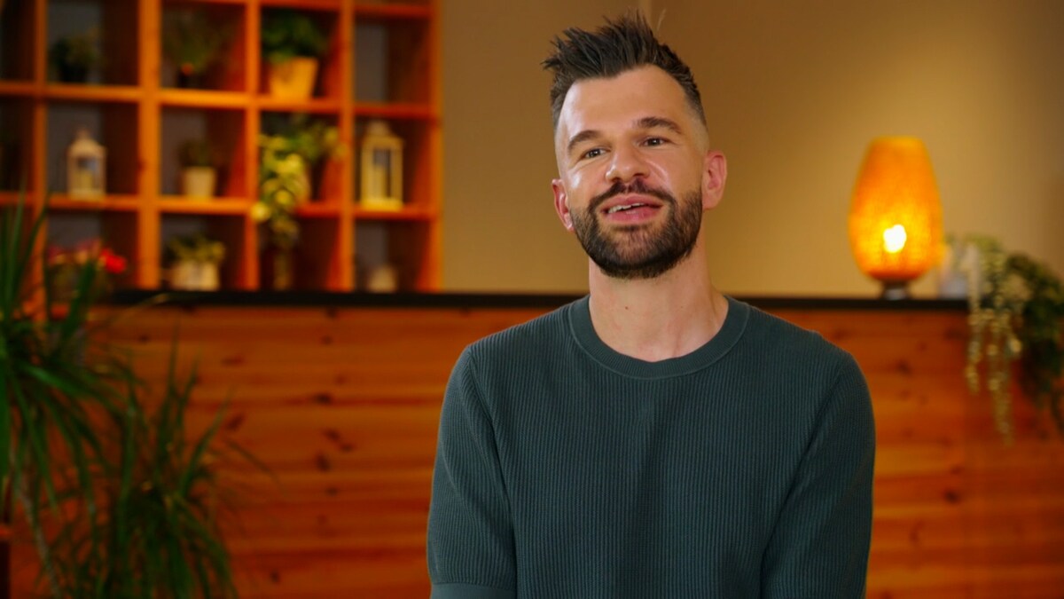 Kersverse papa Stijn Baert (41) doet mee aan ‘Komen eten’: “Ik ben een ...