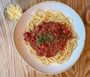 Luc Bellings proeft spaghetti bolognese en geeft 0/10 voor bord van 24 ...