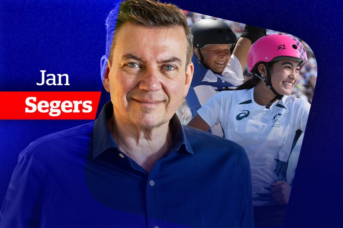 Arisa Trew (14) is olympisch kampioene skateboarden. Kinderspel op de ...