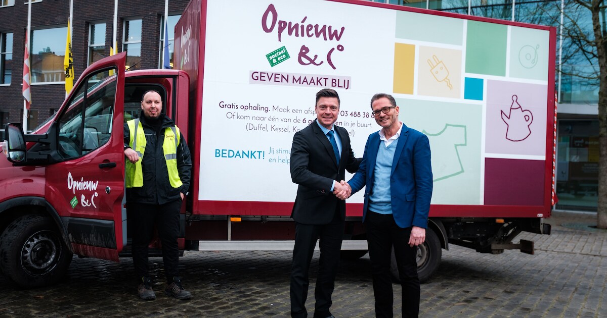 Kringloopwinkel haalt vanaf nu ook textiel op in Edegem | Edegem | HLN.be