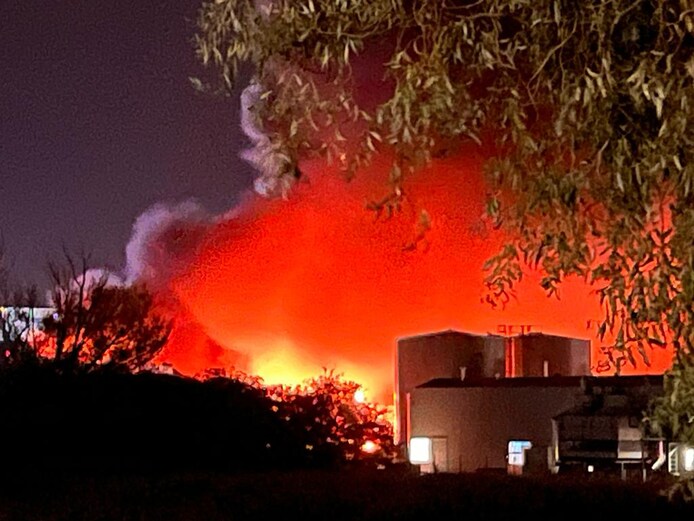 Uitslaande brand bij busbedrijf Multiobus | Tienen | hln.be