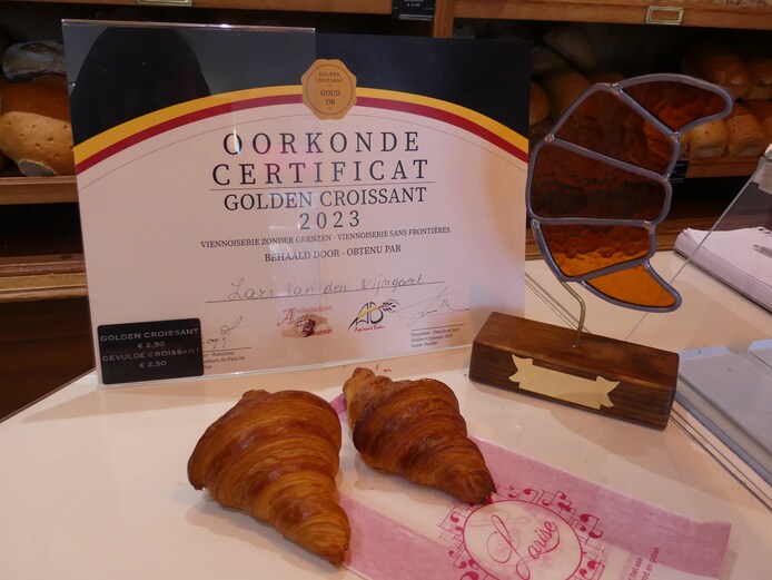 Bakker Lars valt opnieuw in de prijzen, deze keer met ‘golden croissant ...