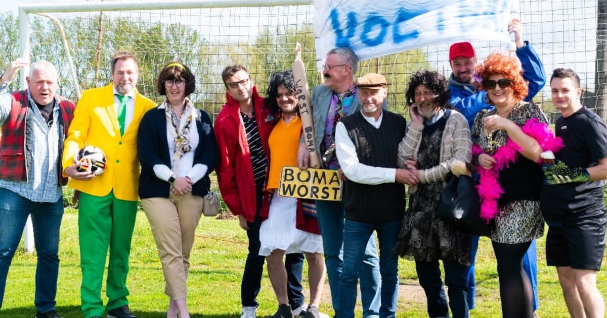 Hilarisch! Feestcomité De Ginste kruipt in de huid van F.C. De ...